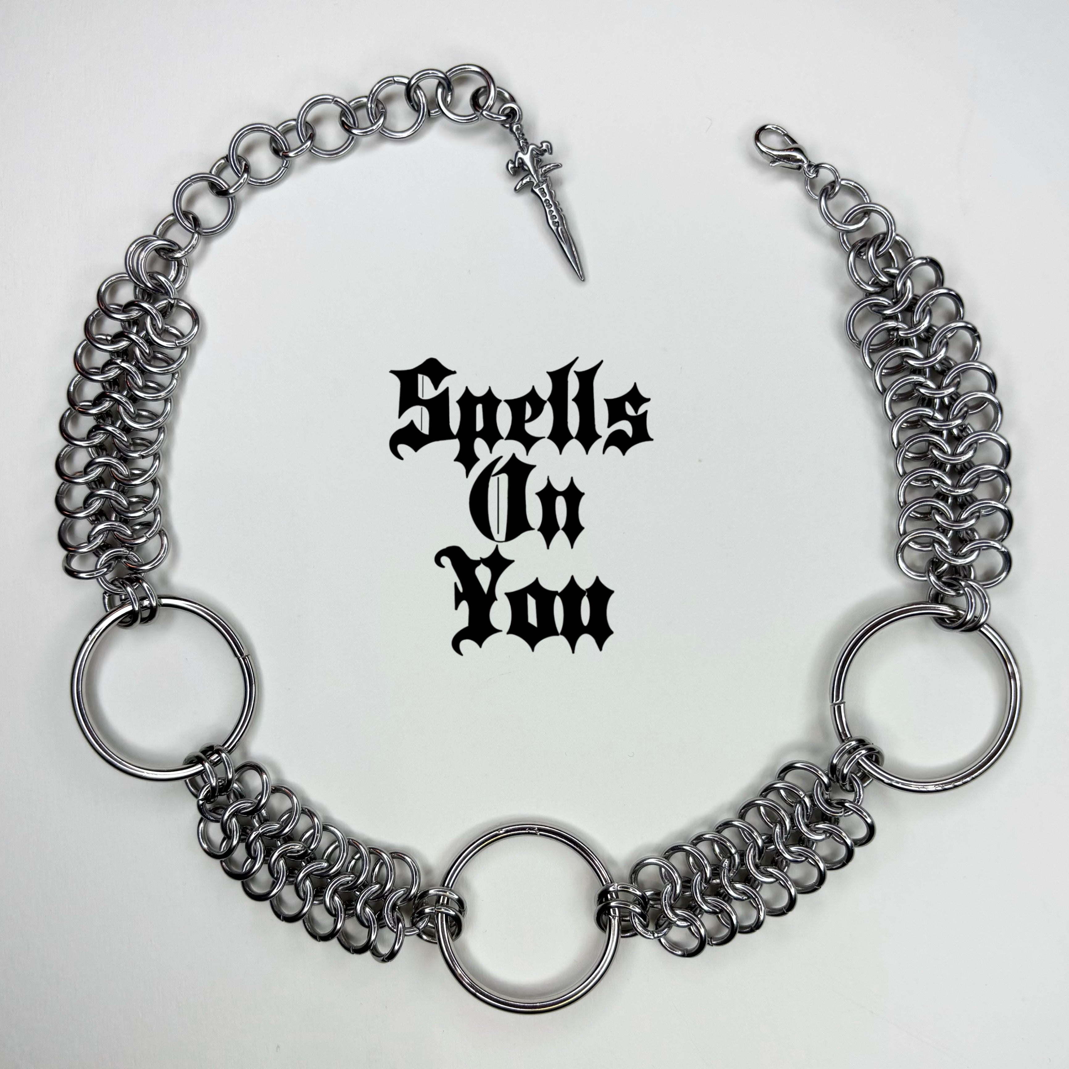 𝖍𝖆𝖚𝖓𝖙 𝖒𝖊’ 𝖈𝖍𝖆𝖎𝖓𝖒𝖆𝖎𝖑 𝖈𝖍𝖔𝖐𝖊𝖗 – Spellsonyou