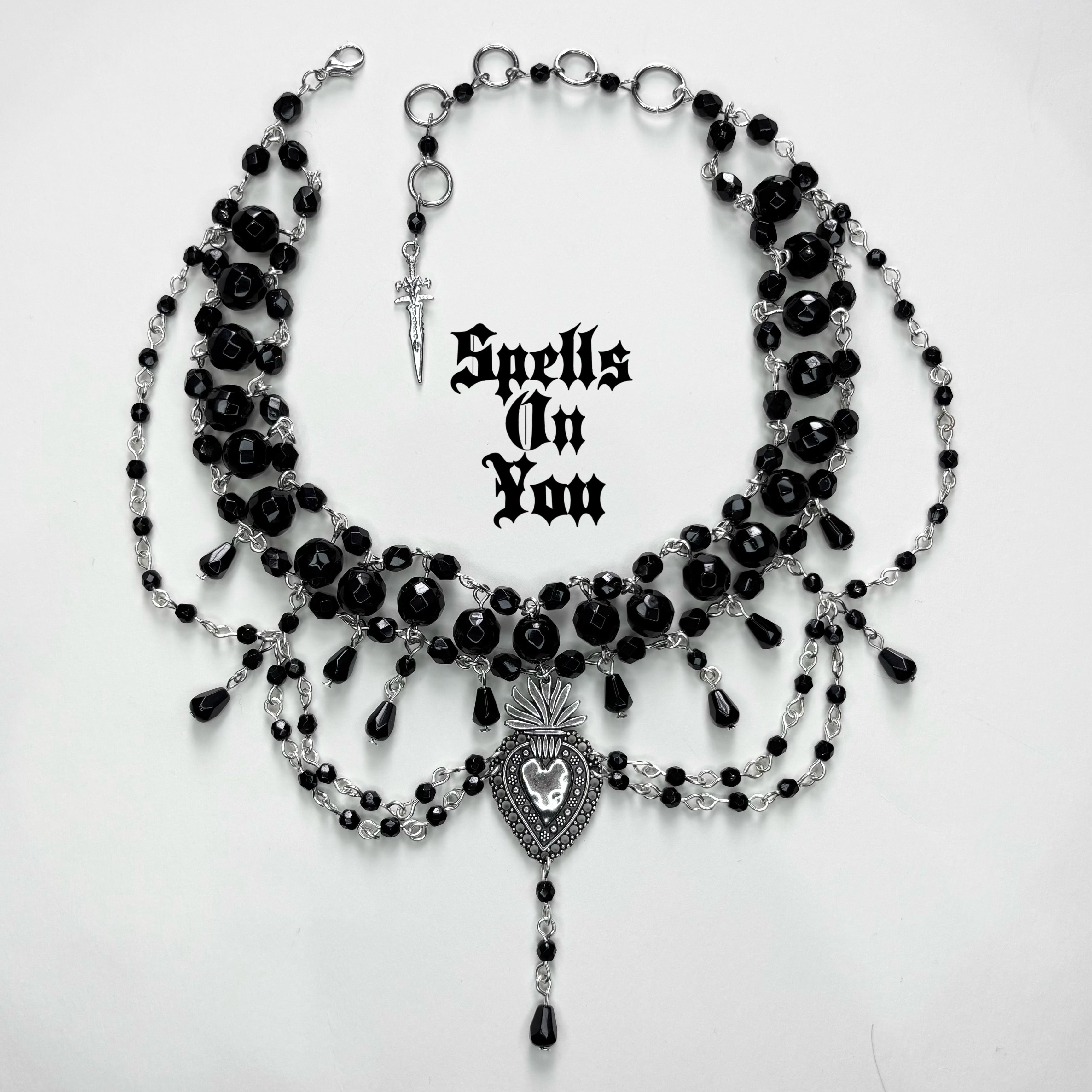 ‘𝖆𝖒𝖔𝖗 𝖈𝖔𝖒𝖕𝖑𝖊𝖙𝖔’ 𝖇𝖊𝖆𝖉𝖊𝖉 𝖈𝖔𝖑𝖑𝖆𝖗 – Spellsonyou